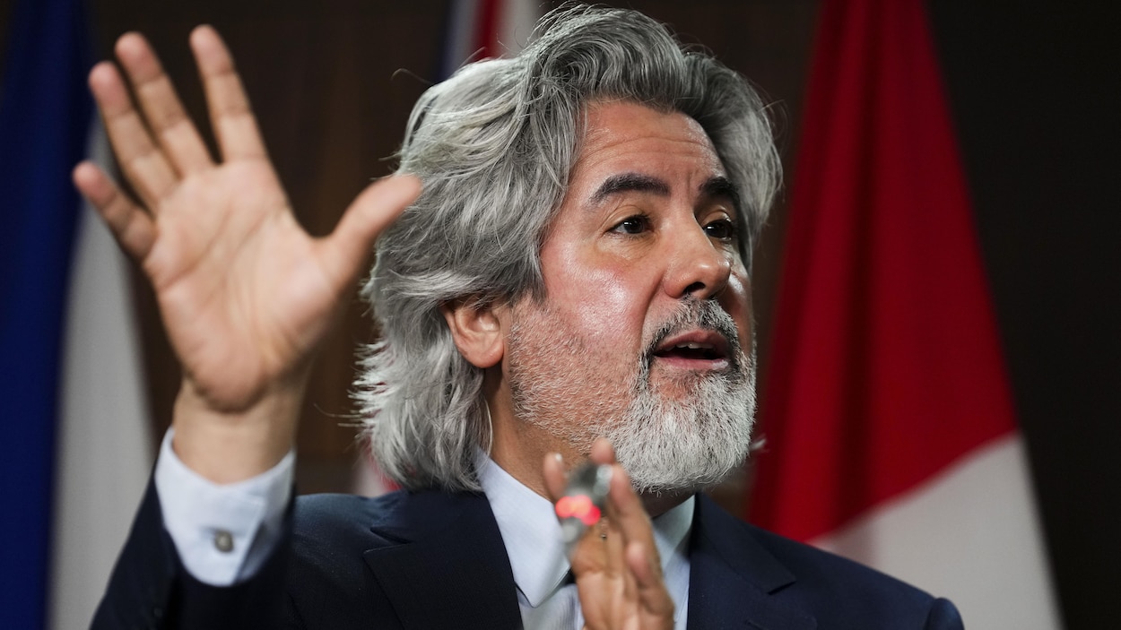 Pablo Rodriguez explore la possibilité que Postes Canada prenne le ...