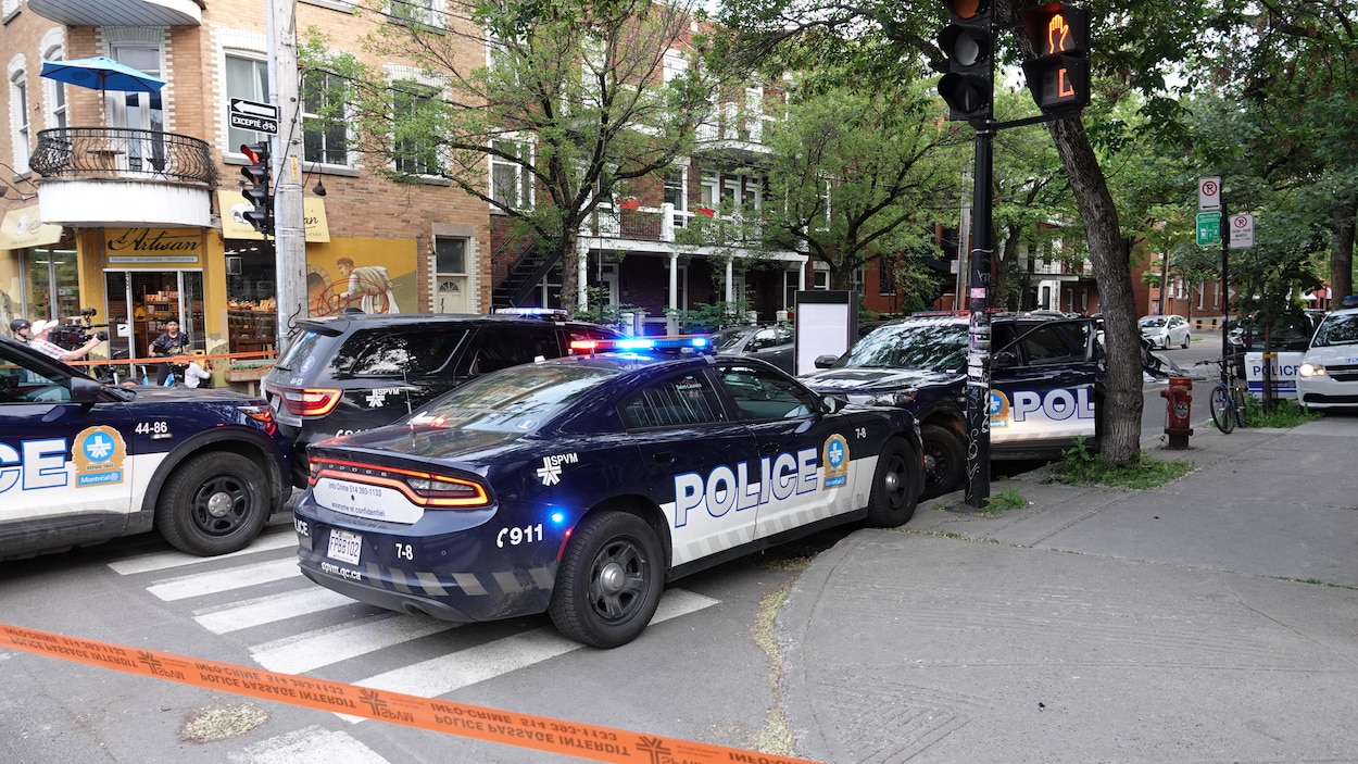 Un passant vole une autopatrouille lors d’une intervention du SPVM ...