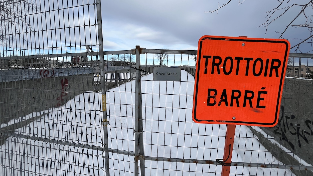 Mystère entourant la fermeture d’une passerelle | Radio-Canada