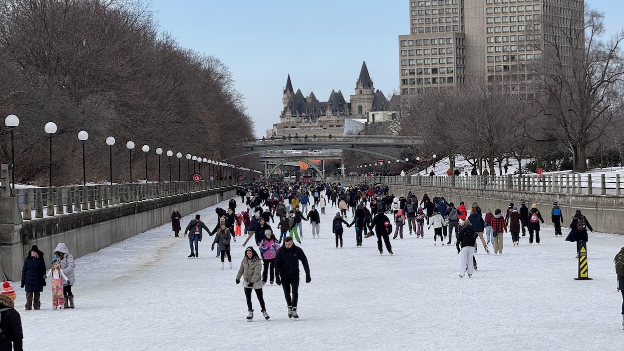 La patinoire du canal Rideau accueille ses premiers patineurs de la ...