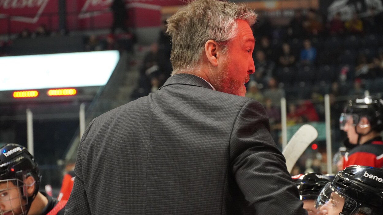 Une 500e victoire en carrière pour Patrick Roy | Radio-Canada