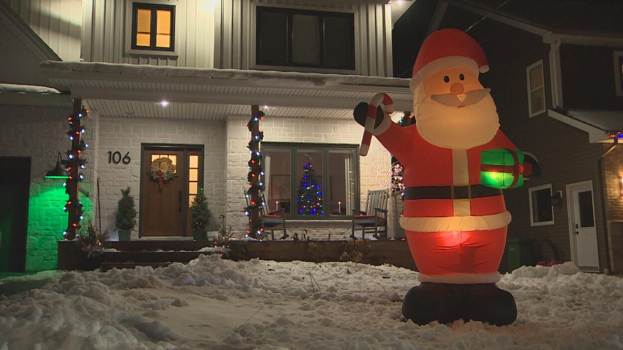127 pères Noël pour encourager les Néo-Écossais à donner | Radio-Canada
