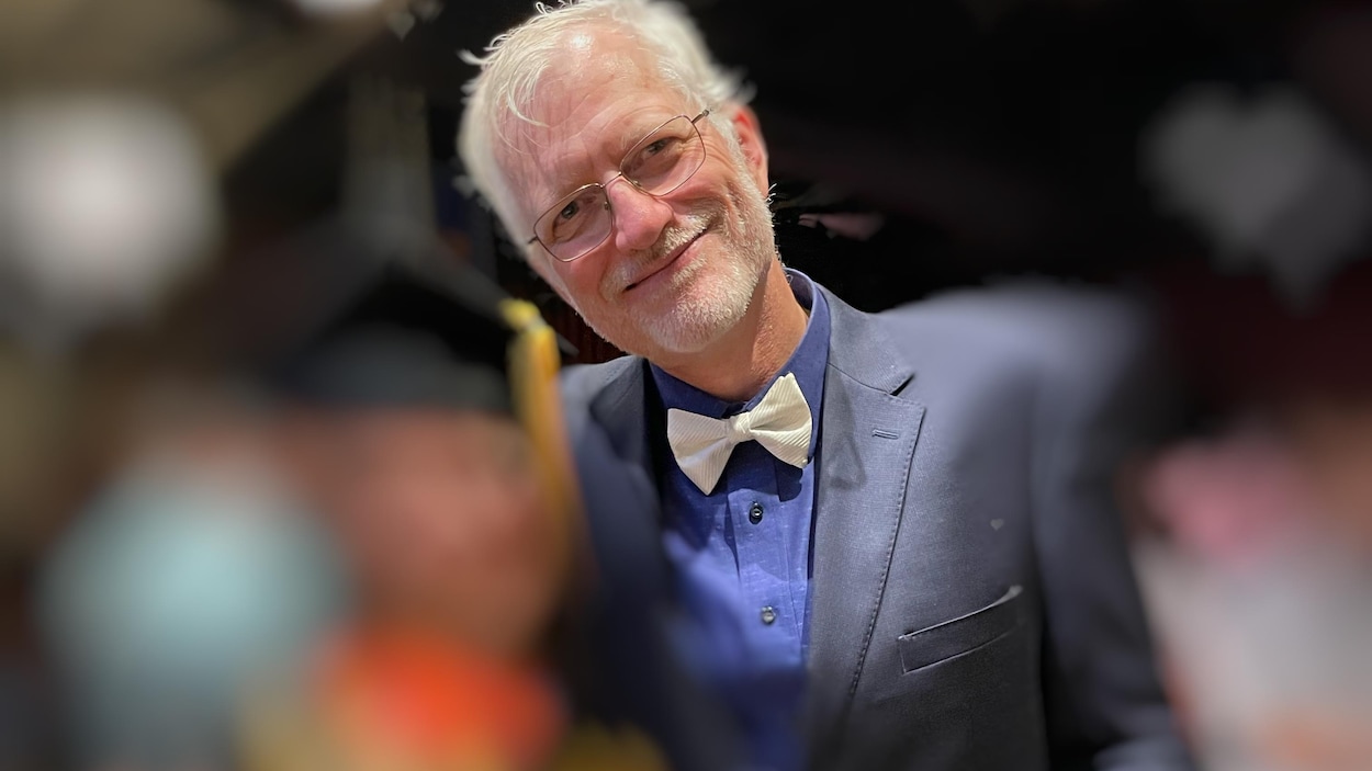 En couple avec une de ses anciennes élèves, Pierre Magloire est ...