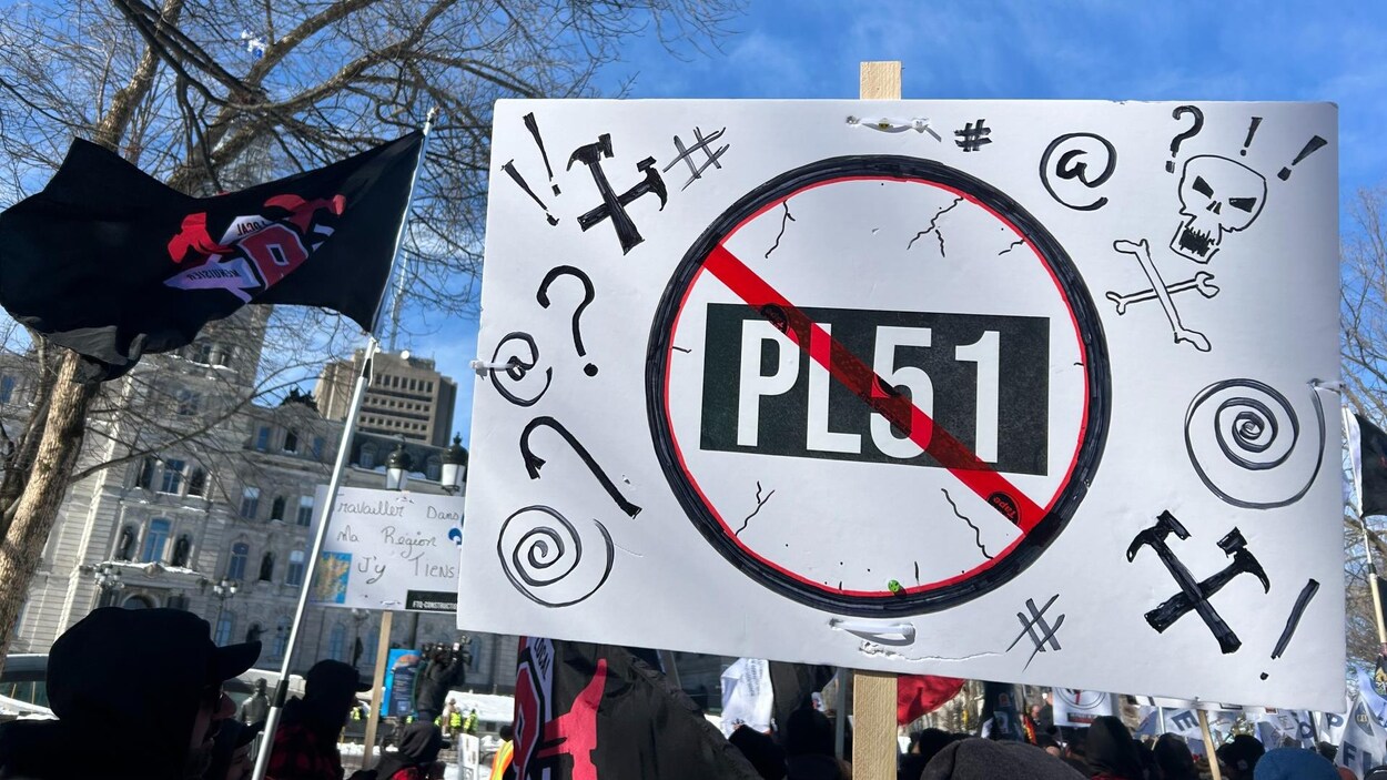 Manifestation des travailleurs de la construction, trajets d’autobus ...