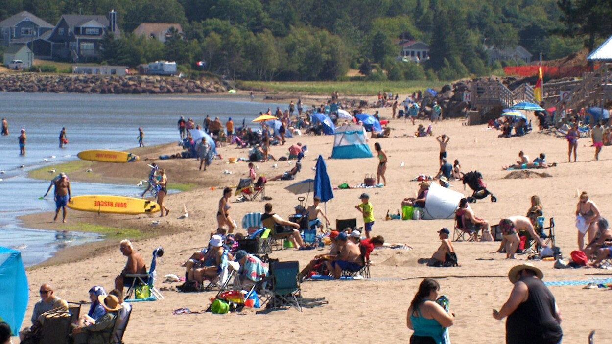 La saison touristique de la plage Parlee prolongée d’un mois | Radio-Canada