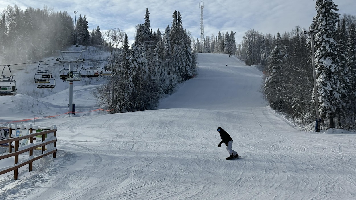 Des chutes de neige abondantes qui font le bonheur des centres de ski ...