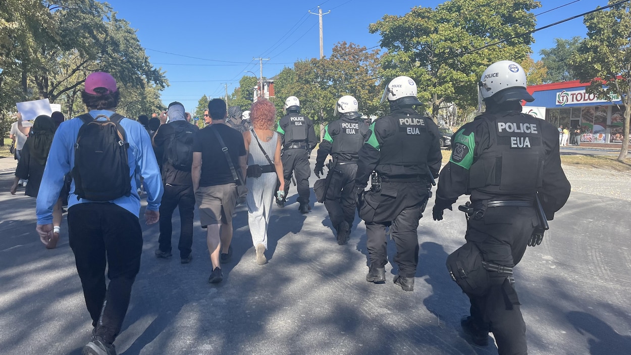 Manifestation pour l’adolescent tué par un policier à Longueuil | Radio ...
