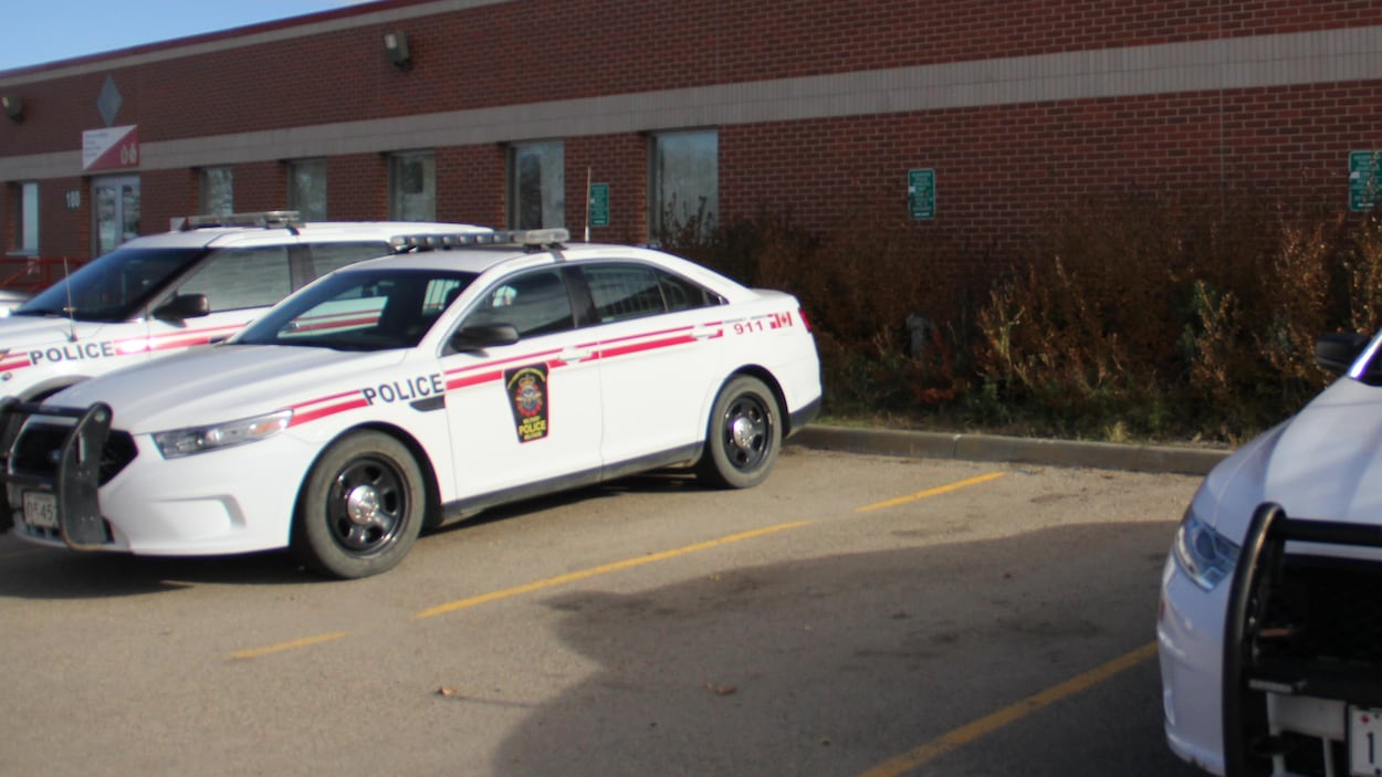 Un convoi policier militaire dans la région samedi dans le cadre d’un ...