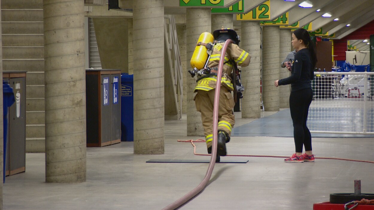 Comment teste-t-on la force des aspirants pompiers? | Radio-Canada.ca
