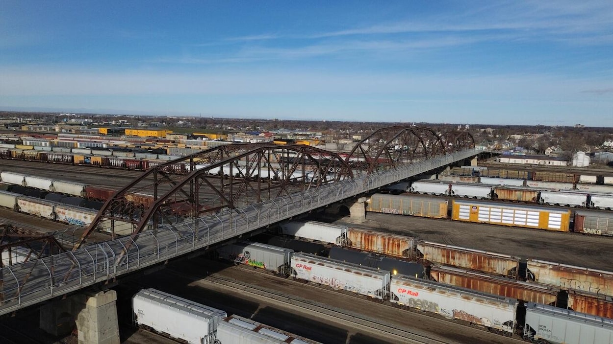 Winnipeg : le démantèlement du pont Arlington s’amorce le 1er juin, les ...