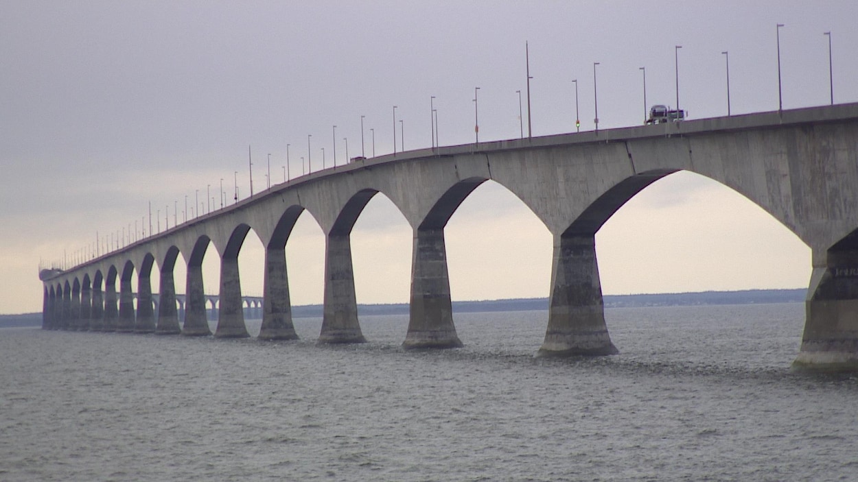 L’éclairage du pont de la Confédération en rénovation | Radio-Canada.ca