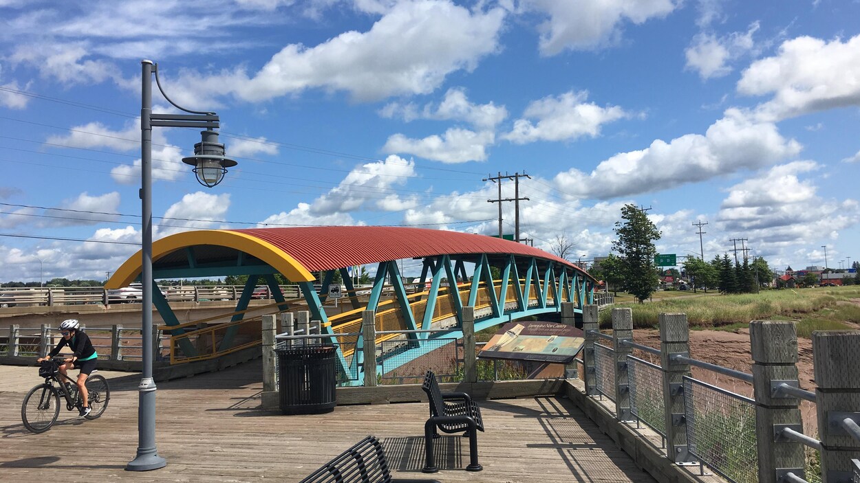 Le pont du sentier riverain de Moncton sera fermé dès lundi | ICI Radio ...