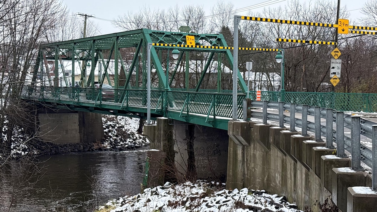Un pont fermé à la circulation à Maskinongé | Radio-Canada