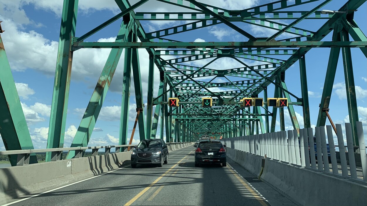 Travaux du pont Laviolette : le ministère anticipe un week-end ...
