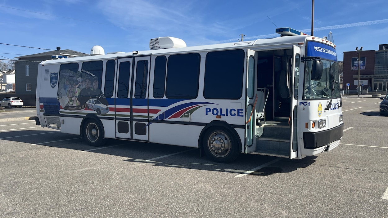 Le poste de commandement de la police de retour à La Baie | Radio-Canada