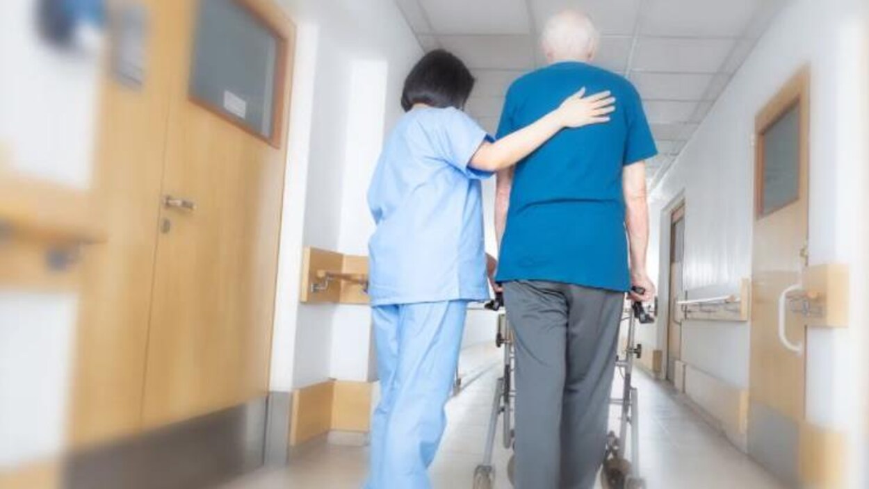 Une centaine de demandes pour devenir préposé aux bénéficiaires en ...