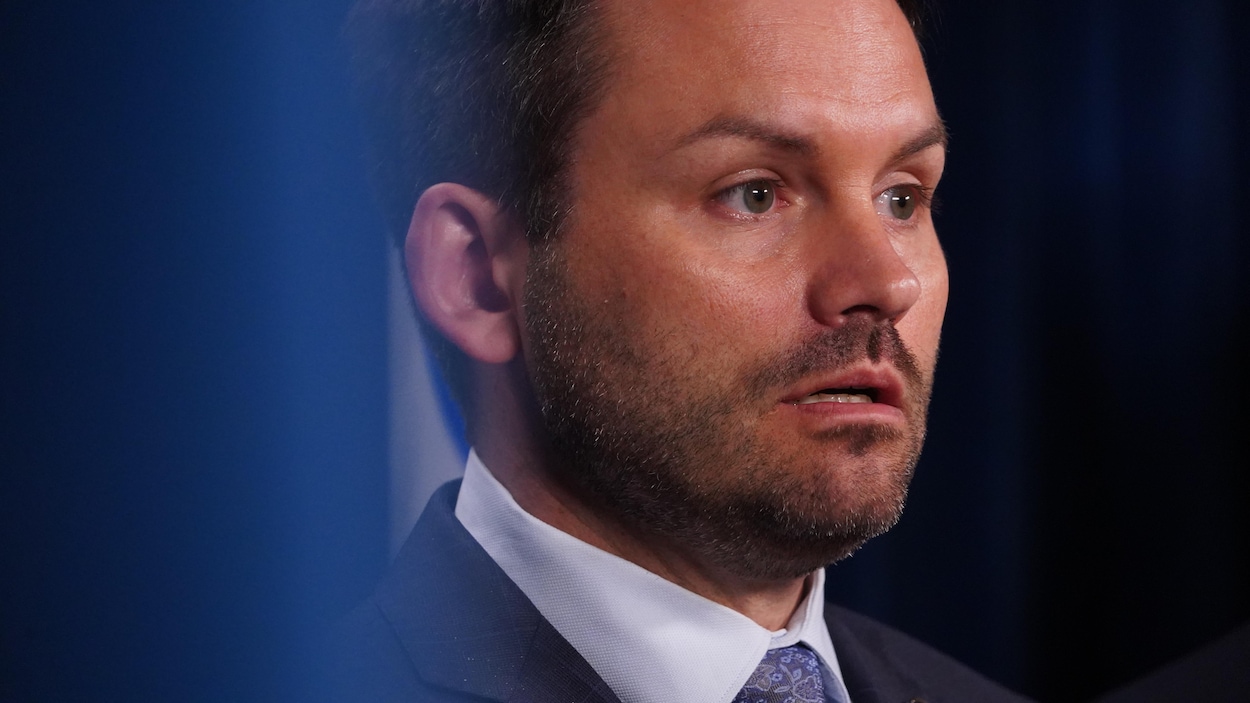 Le Québec gagnerait à avoir sa propre monnaie, selon Paul St-Pierre ...