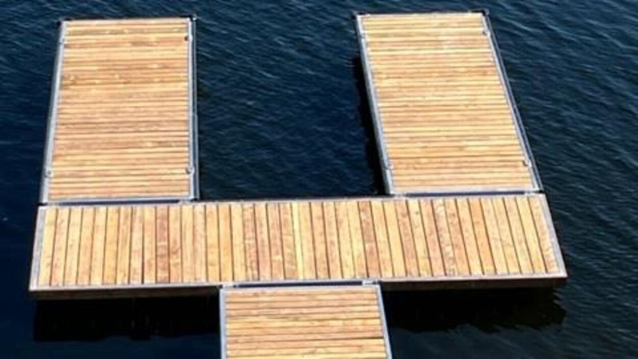 Un quai de 47 000 $ traîné sur le lac et volé avec une remorque | Radio ...