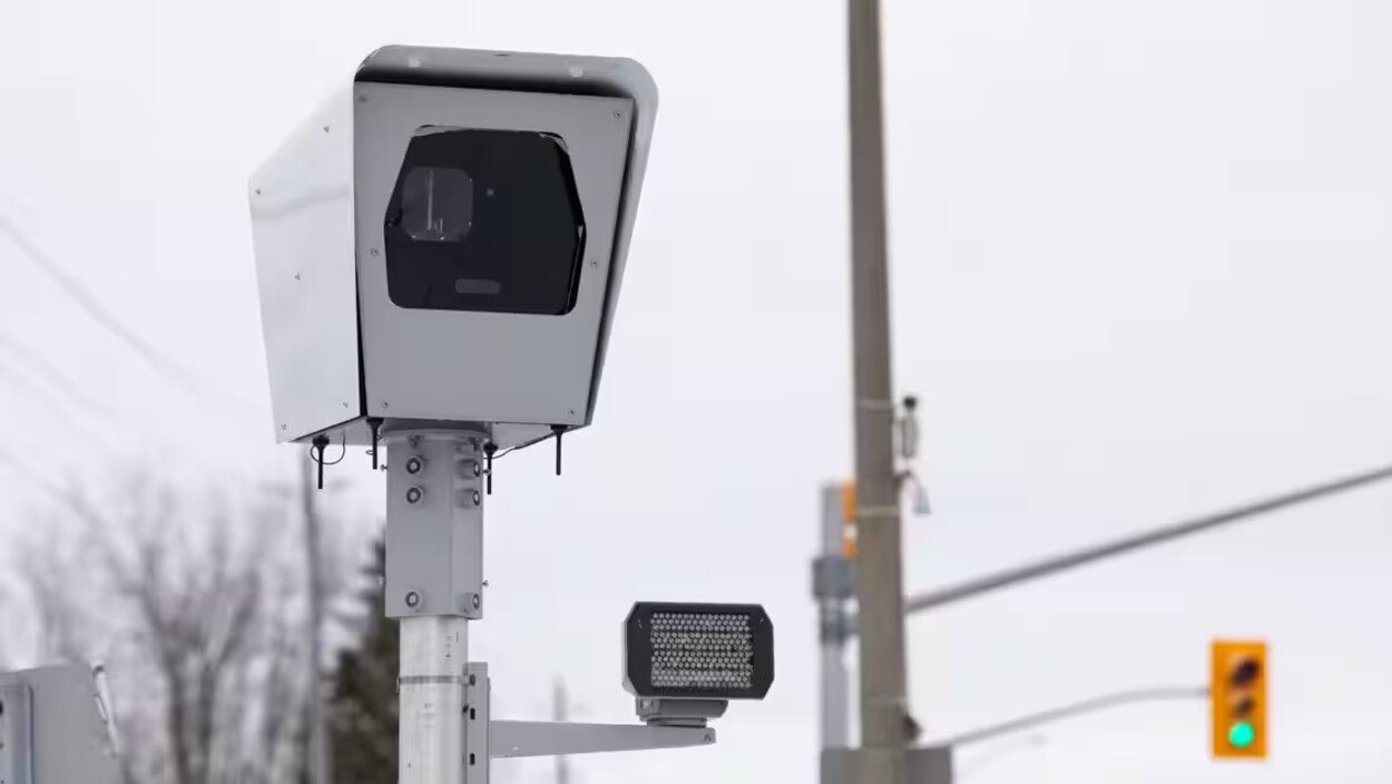 Les radars de vitesse ont attrapé encore plus d’agents de la police d ...