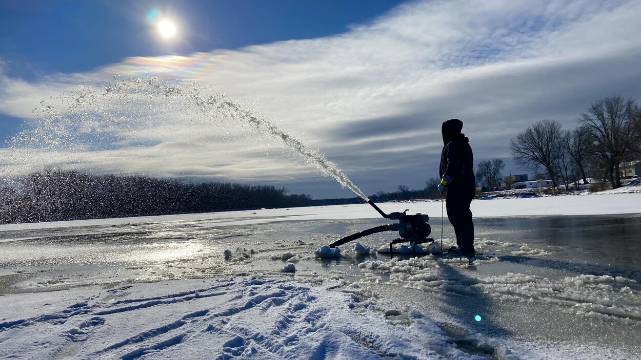 Enfin un départ pour la saison des petits poissons des chenaux | Radio ...