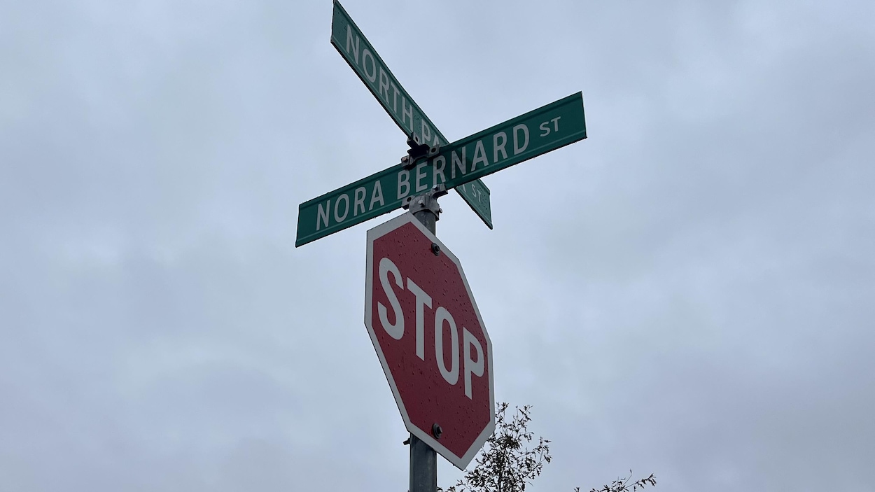 La rue Nora Bernard remplace maintenant la rue Cornwallis à Halifax ...