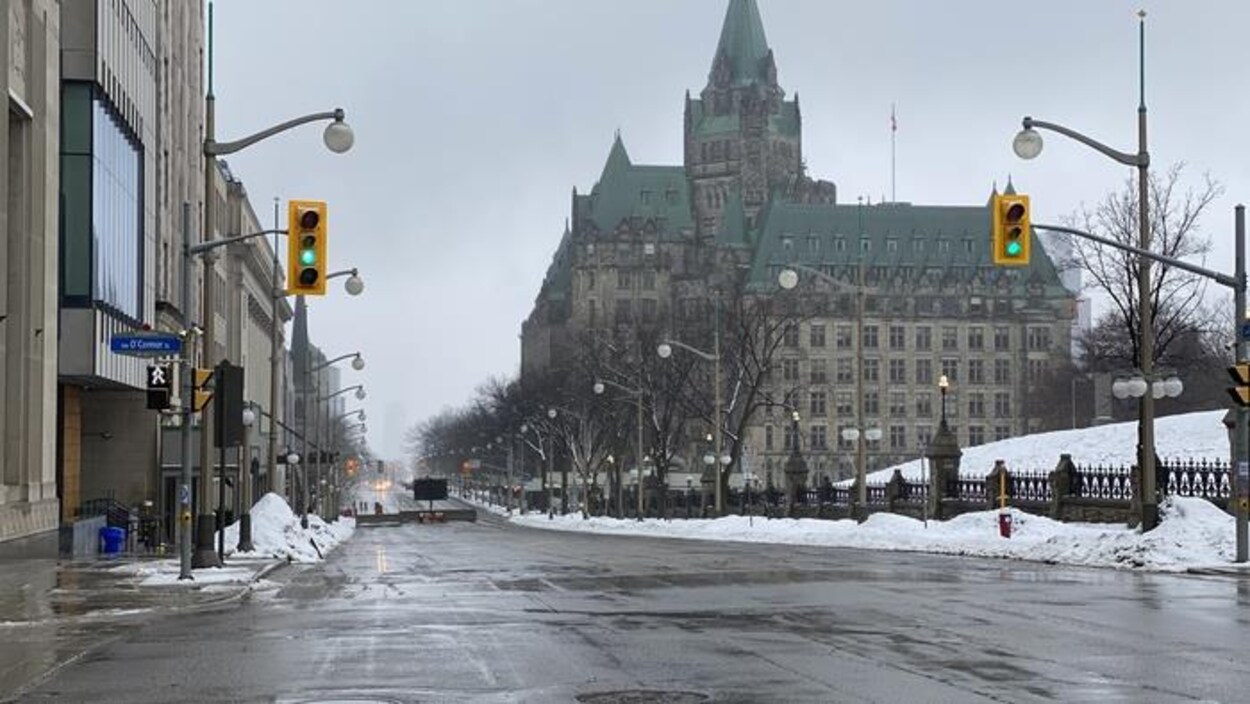 Achat de la rue Wellington : la Ville d’Ottawa en attente d’une contre ...