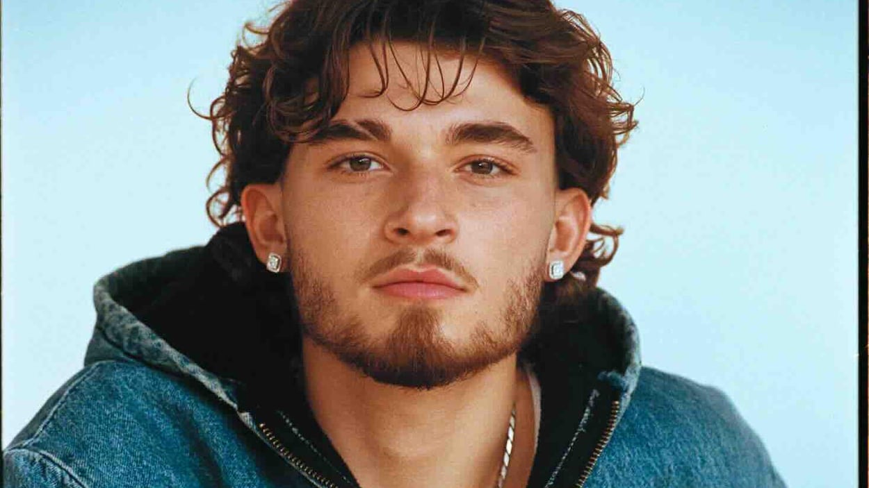 Sam-Éloi Girard - 22 ans, vit à Longueuil et adore être comédien ...