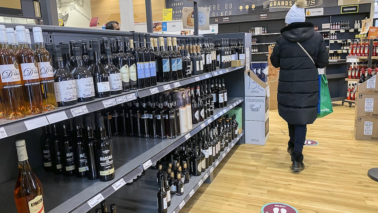 La SAQ va de nouveau hausser ses prix en février | Radio-Canada