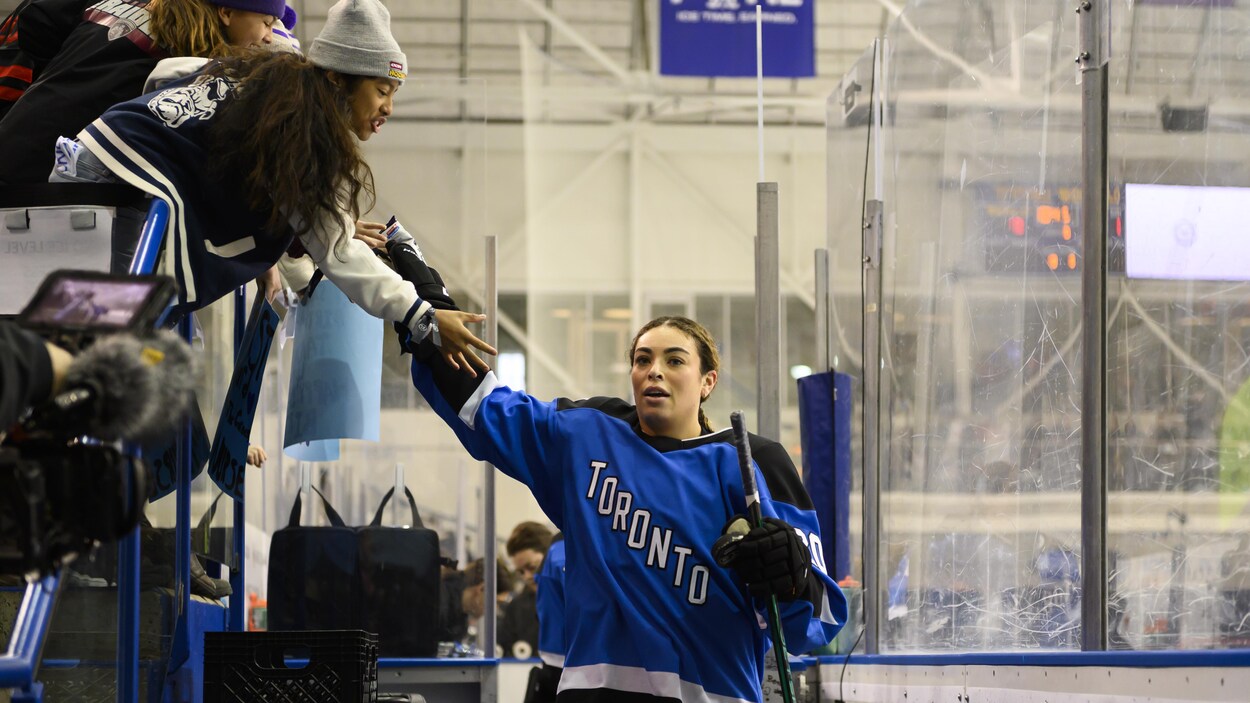 Sarah Nurse réussit un tour du chapeau, et Toronto devance Montréal ...