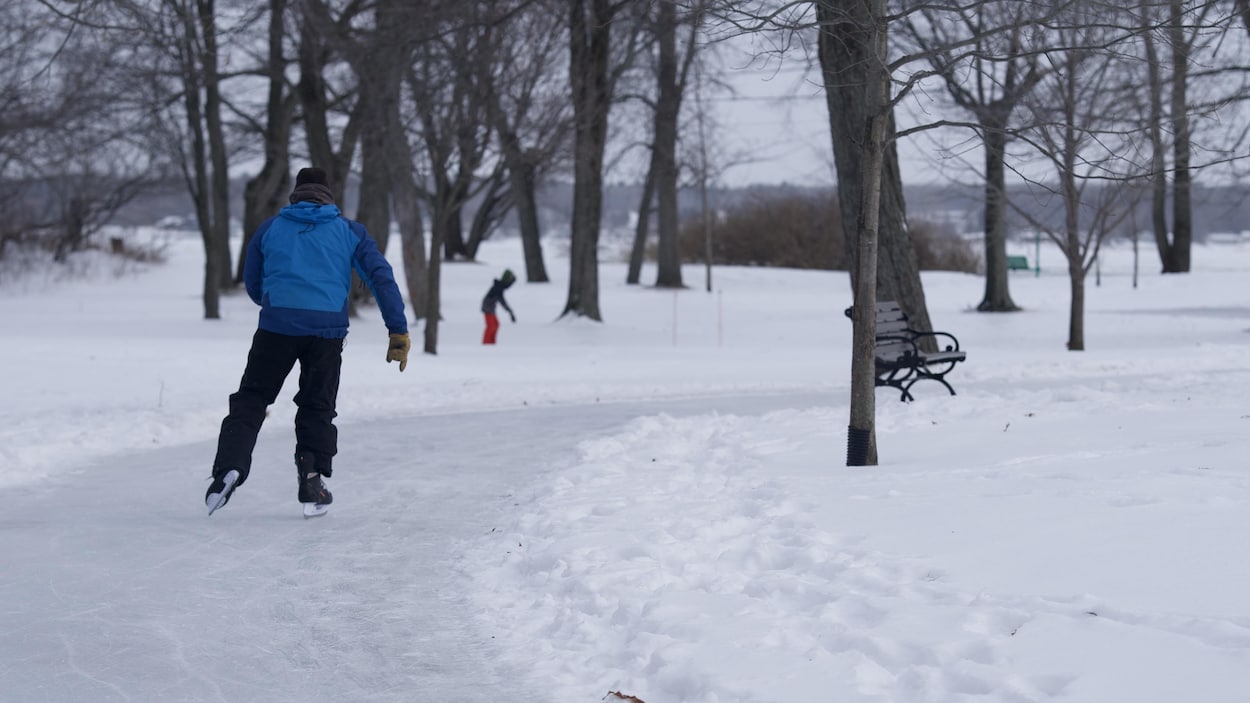 Les sentiers de patin de l’île Saint-Quentin sont ouverts | Radio-Canada