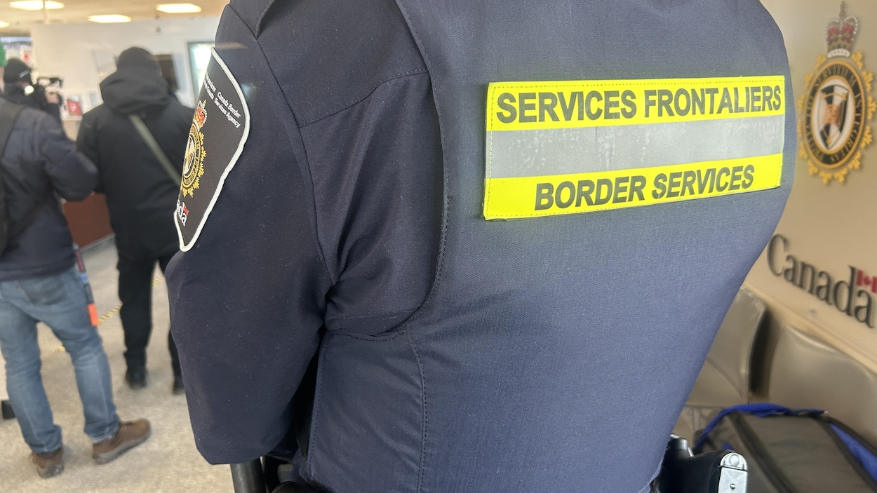 Ottawa va plus que quadrupler les indemnités hebdomadaires des agents ...