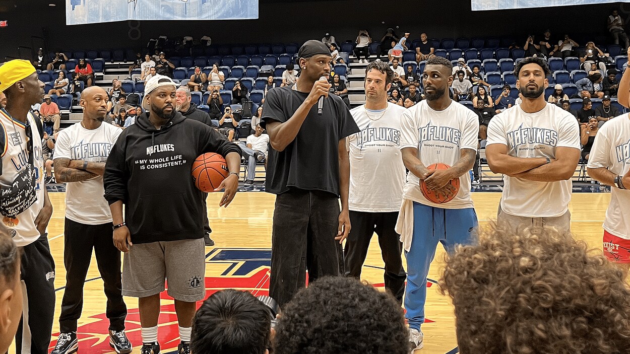 SGA à Toronto pour inspirer les jeunes à l'aide d'un camp de basketball ...