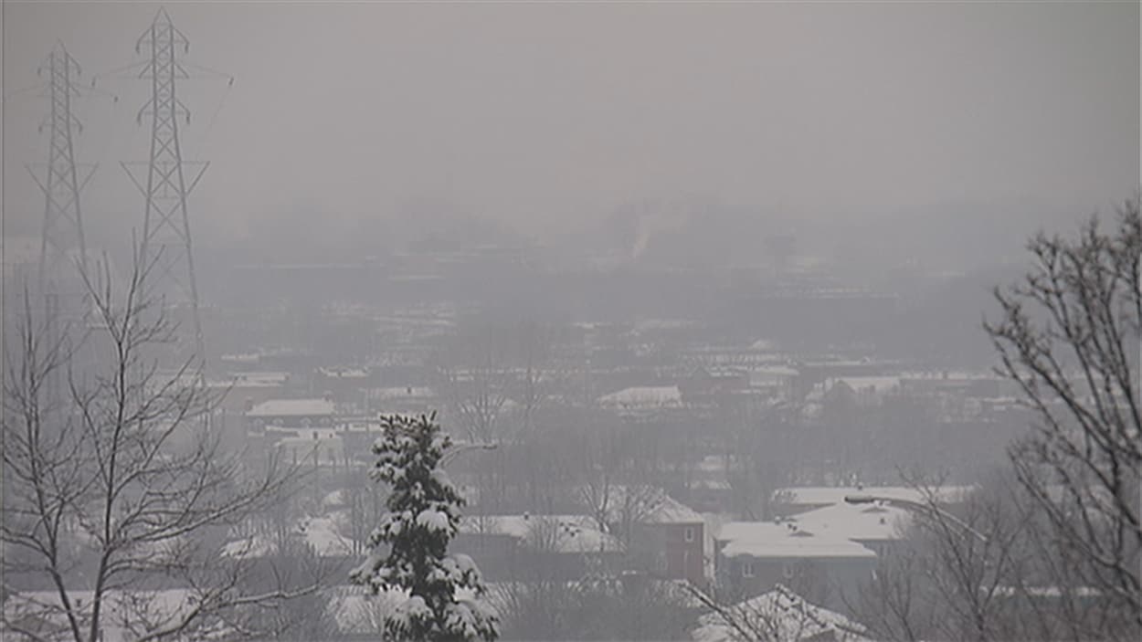 Avertissement de smog et autre bordée de neige à Québec | ICI Radio ...