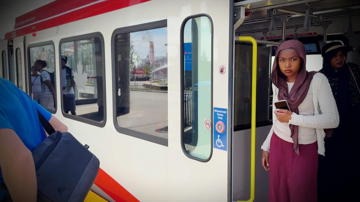 Calgary Transit ajoute une 4e voiture à ses trains pendant le Stampede ...