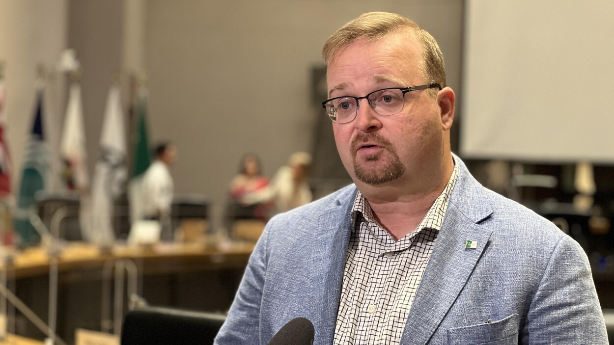 Le projet de loi pour lutter contre les abus des élus défait à Queen’s ...