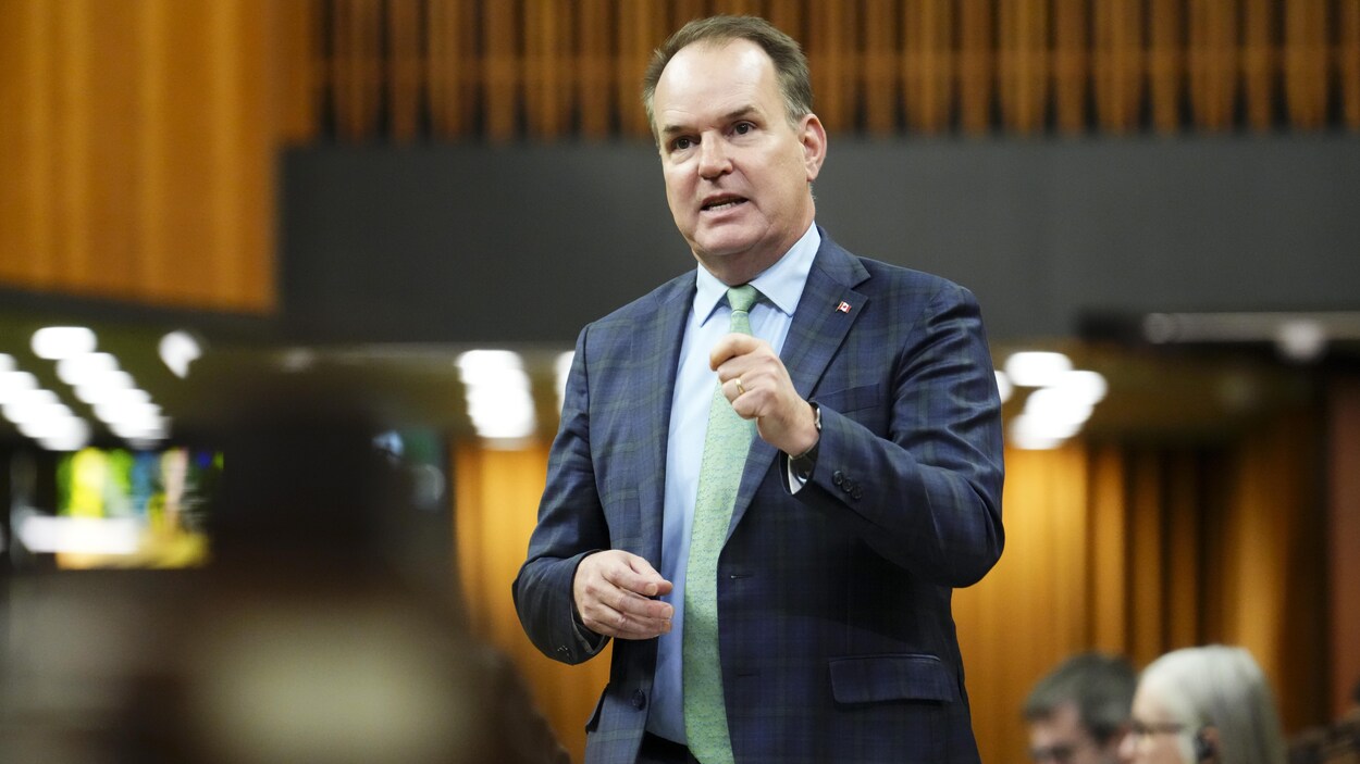 Fin du télétravail, « une tendance lourde », dit Steven MacKinnon ...