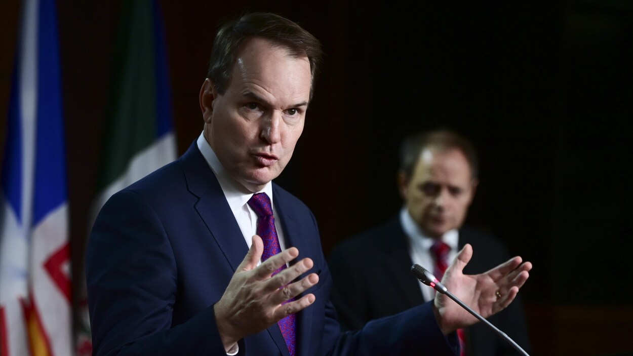 Steven MacKinnon devient leader du gouvernement à la Chambre des ...