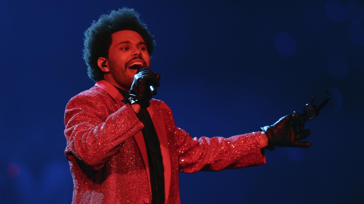 The Weeknd interrompt un concert après avoir perdu la voix | Radio ...