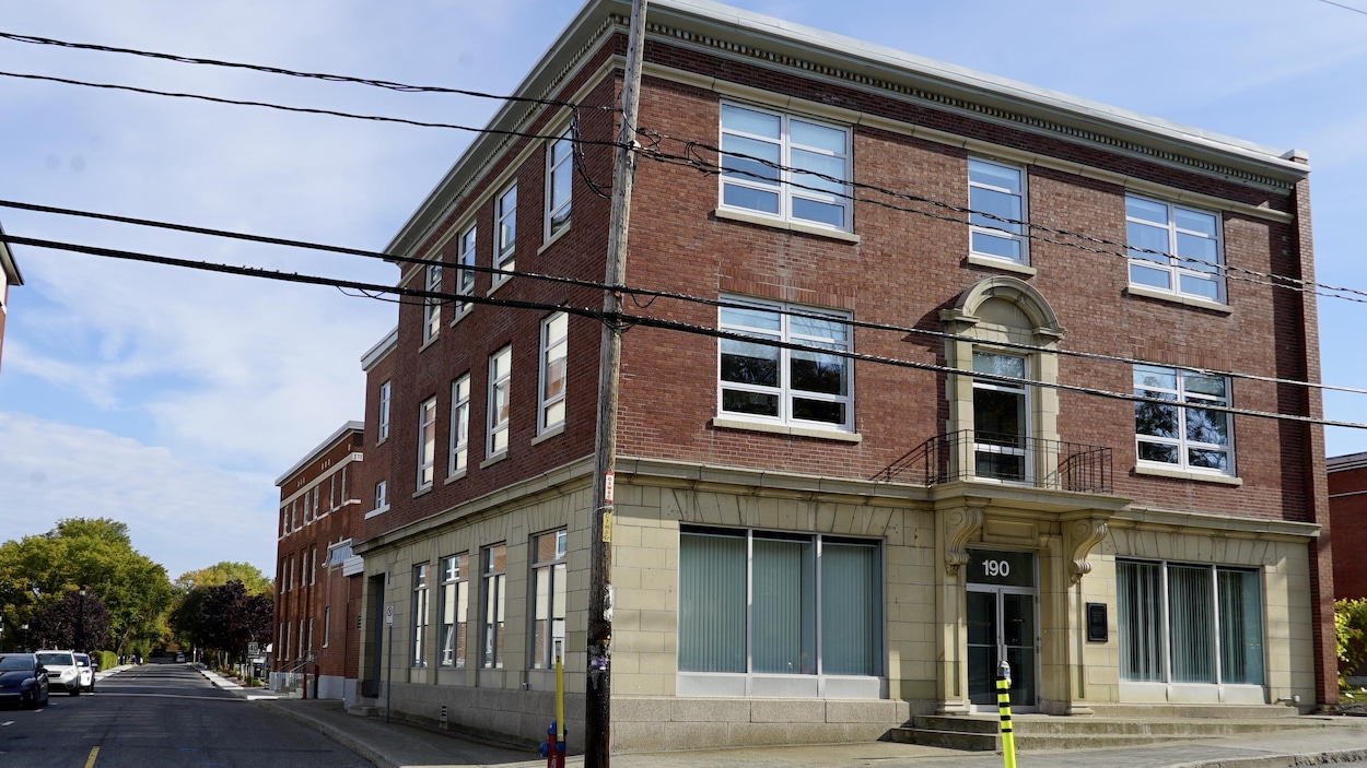 Un important édifice de l’histoire de Rimouski est à vendre | Radio-Canada