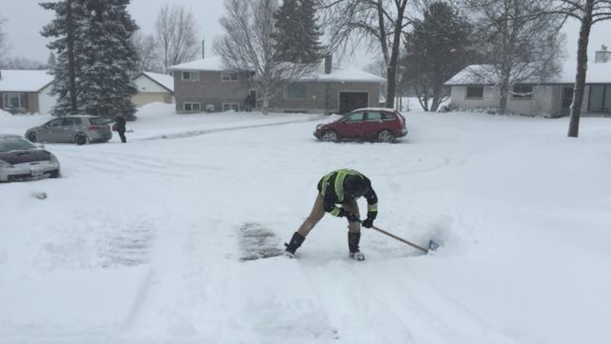 La première tempête de neige dans le Nord-Ouest de l'Ontario | Radio ...