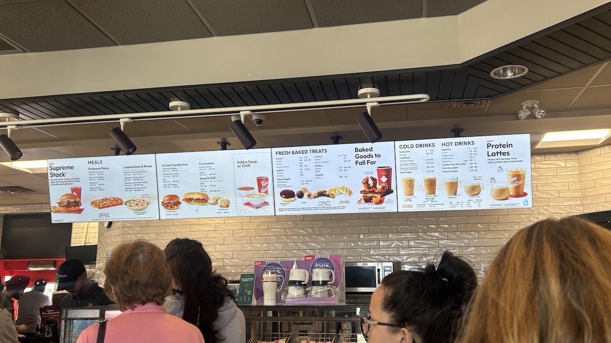 Le français disparaît des menus du Tim Hortons de Bouctouche | Radio-Canada