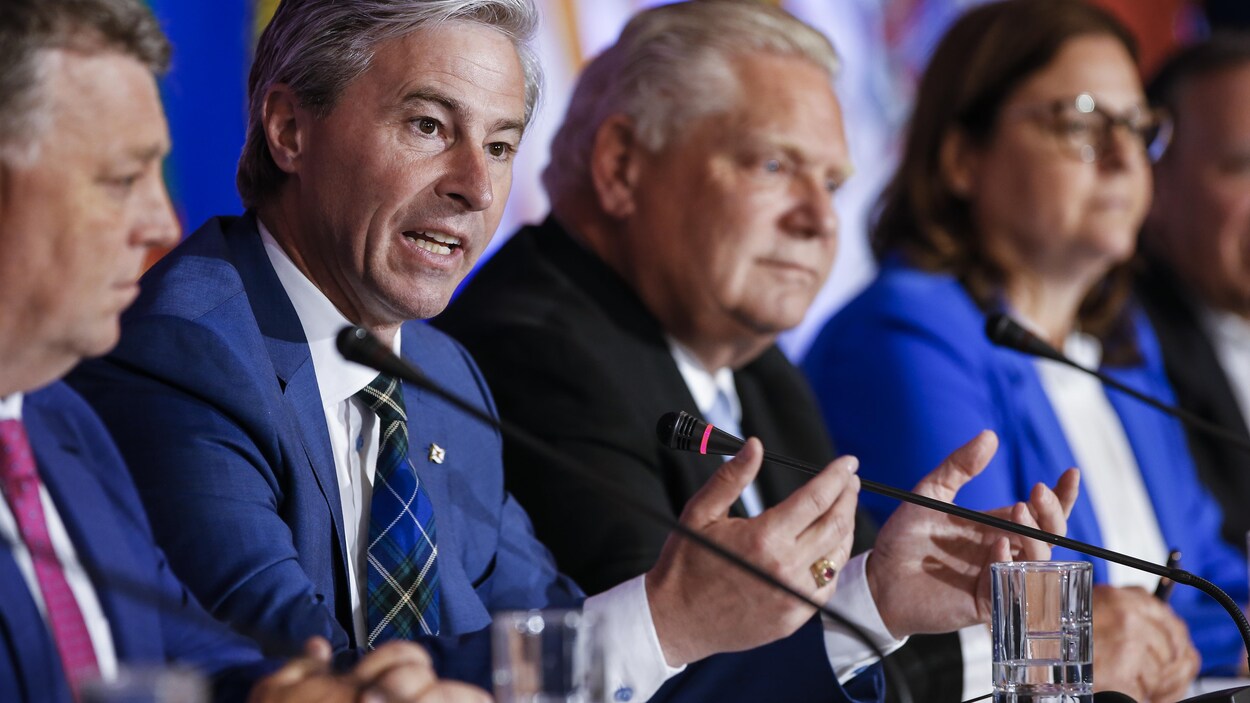 Les premiers ministres provinciaux réunis à Halifax pour parler de ...