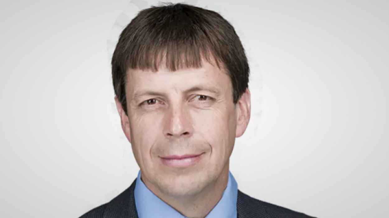 Todd Loewen officiellement dans la course à la chefferie du Parti ...