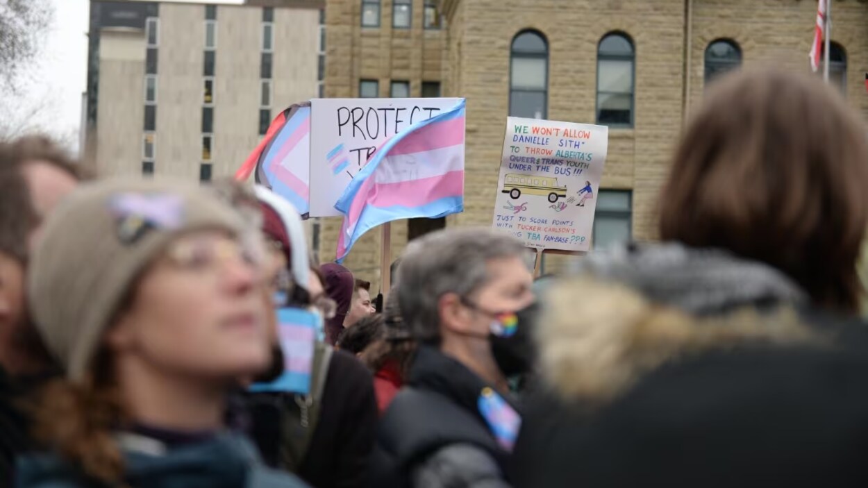 Des groupes contestent des projets de loi de l’Alberta sur les ...