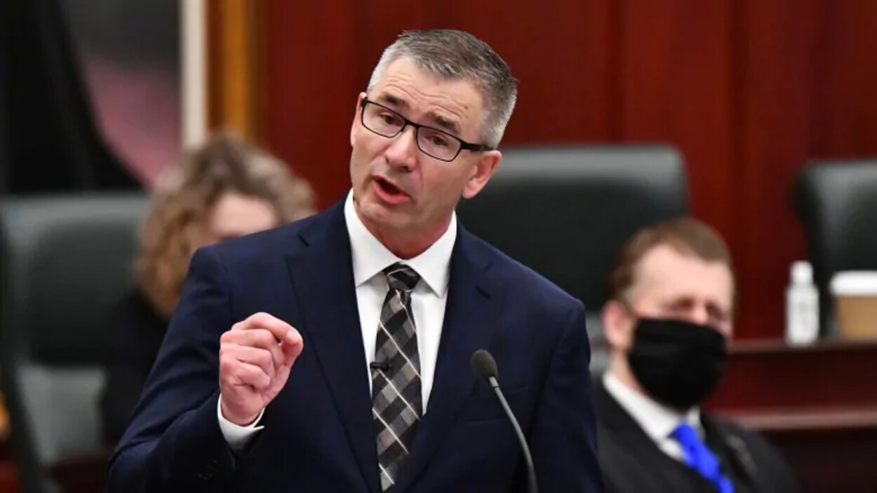 Course à la chefferie du PCU : le ministre des Finances, Travis Toews ...
