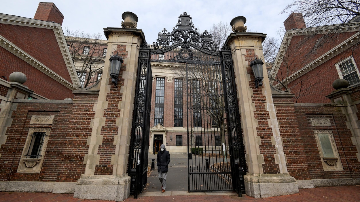 L’administration Trump interdit à Harvard d’accueillir des étudiants ...