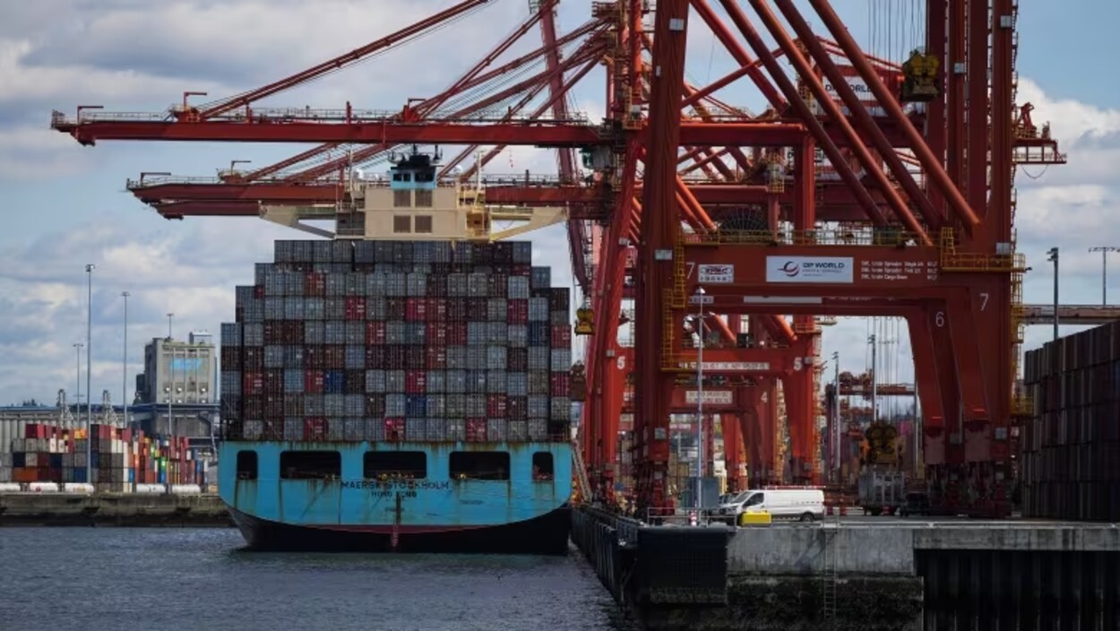 Un volume record de marchandises est passé par le port de Vancouver en 2023 | Radio-Canada