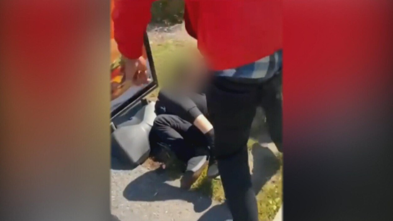 La vidéo d’un adolescent se faisant tabasser à Ottawa suscite l ...