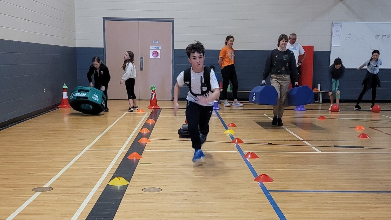 5000 $ de matériel CrossFit pour l’École Beaubassin, en N.-É. | Radio ...