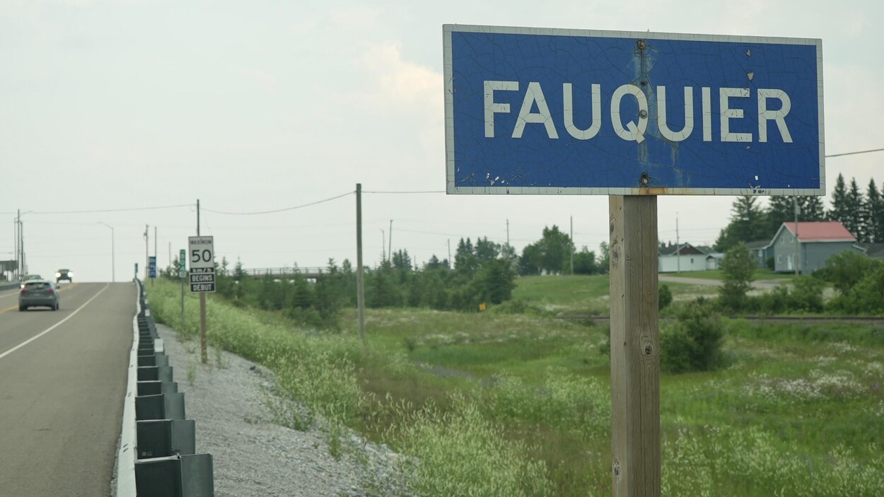 La province au secours de Fauquier-Strickland | Radio-Canada